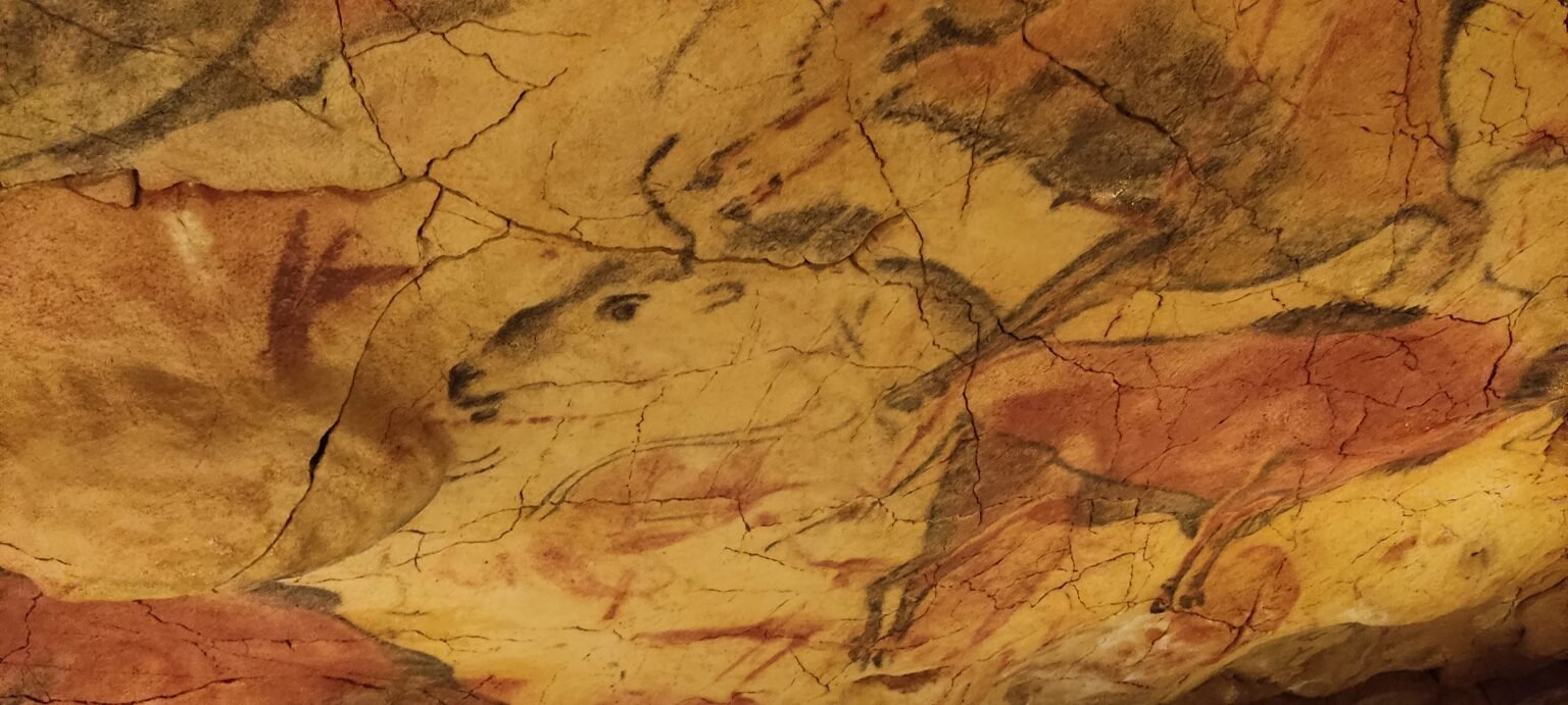 Cómo visitar las Cuevas de Altamira: entradas, horarios... 🏞️ | BdeViajes